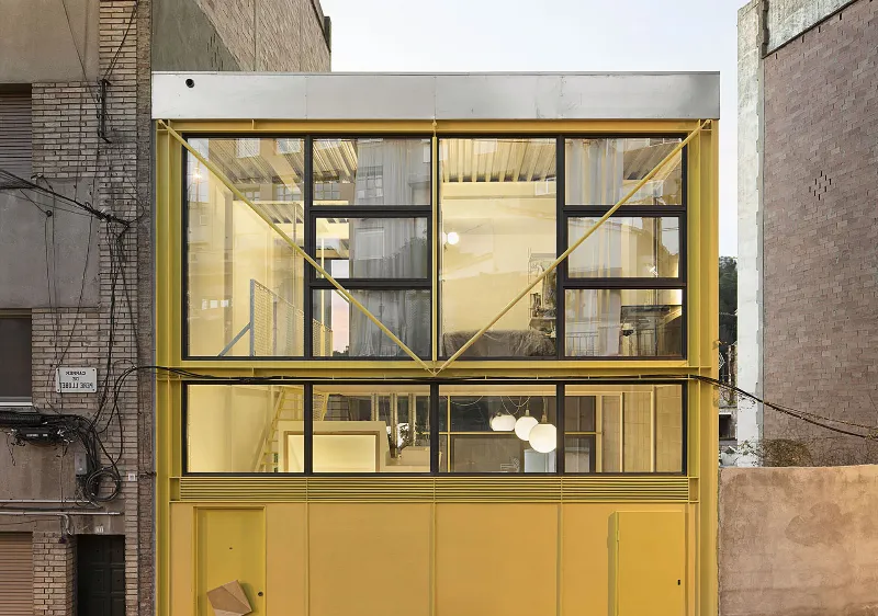 El uso del amarillo en la arquitectura y diseño urbano